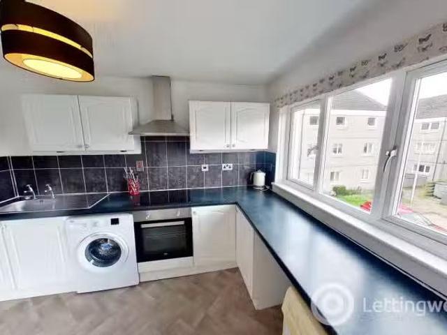 Charming 2 BR Property to rent in Rousay Place, City Centre, A.