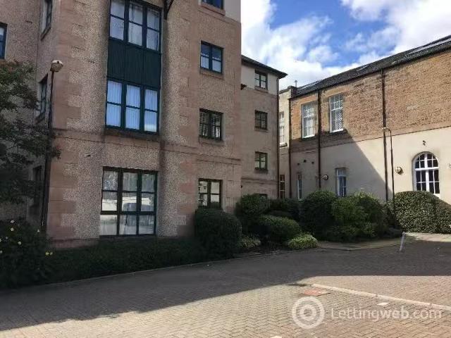 Cozy 2 BR Property to rent in South Gray Street, Newington, Ed.