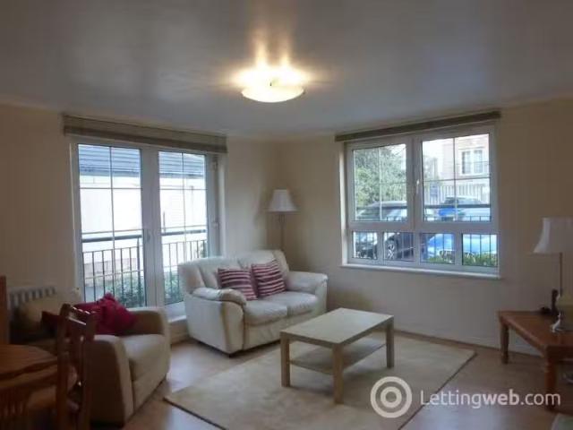 Cozy 2 BR Property to rent in Steads Place, Edinburgh, EH6