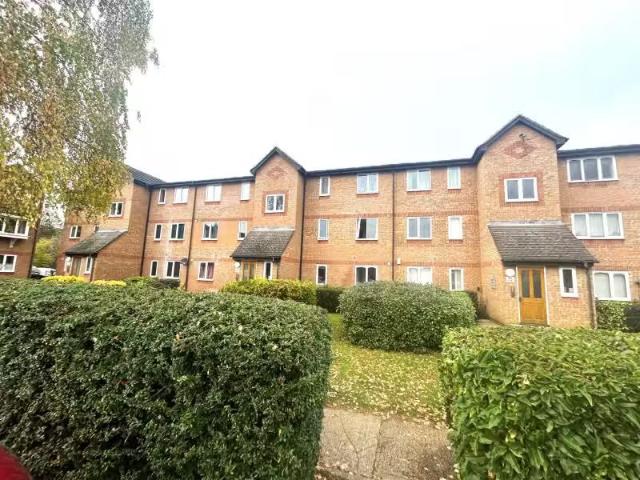 Nice 2 BR Wedgewood Road, HITCHIN