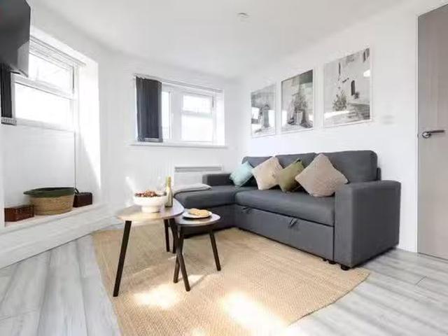 Cheap 2 BR Theodora Street