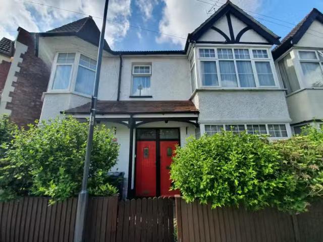 For Rent! 2 BR Vaughan Road