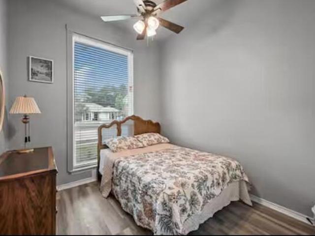 Cozy 2 story by the Harbor