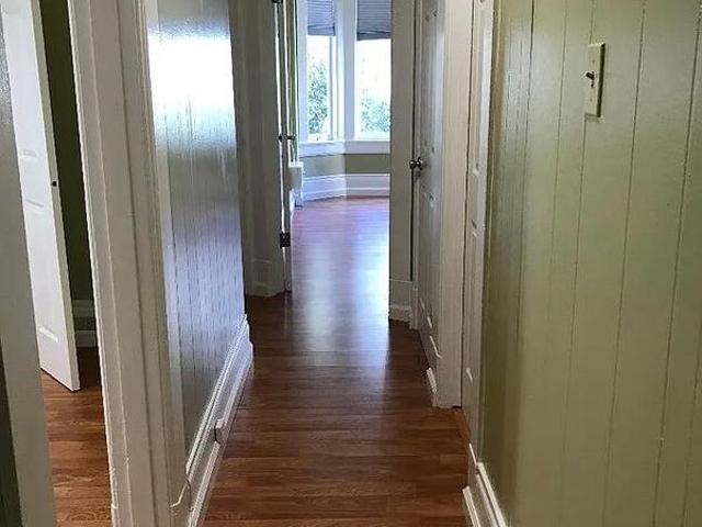 Cozy 2BR Apartment with Hardwood Floors