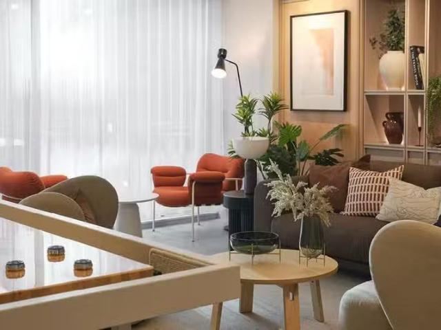 Charming 3 BA 3 bedroom apartment for rent in Pitsford Street.