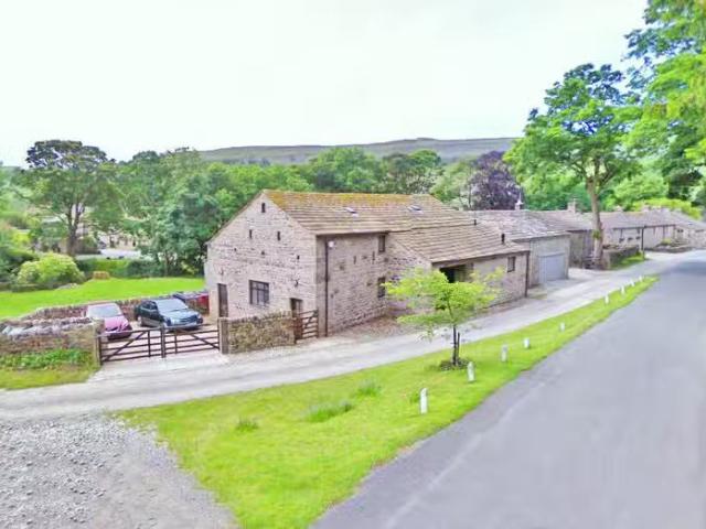 Charming 3 BA 3 bedroom barn conversion for rent in Leyburn Ro.