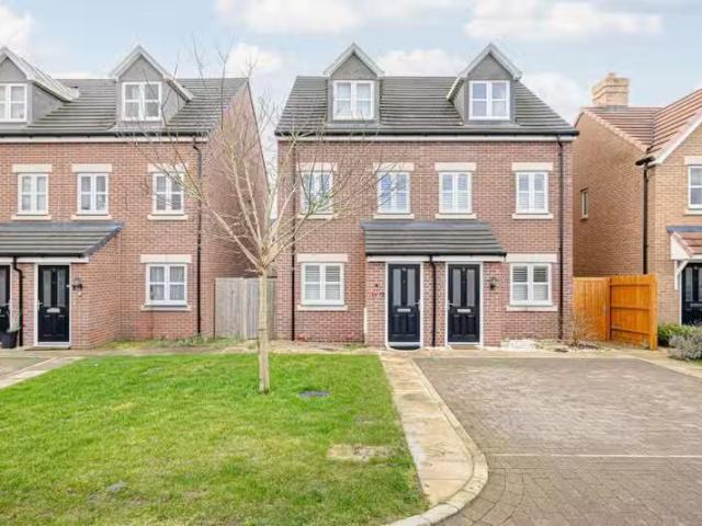 Cheap 3 BA 3 bedroom semi detached house for rent in Thurgood.