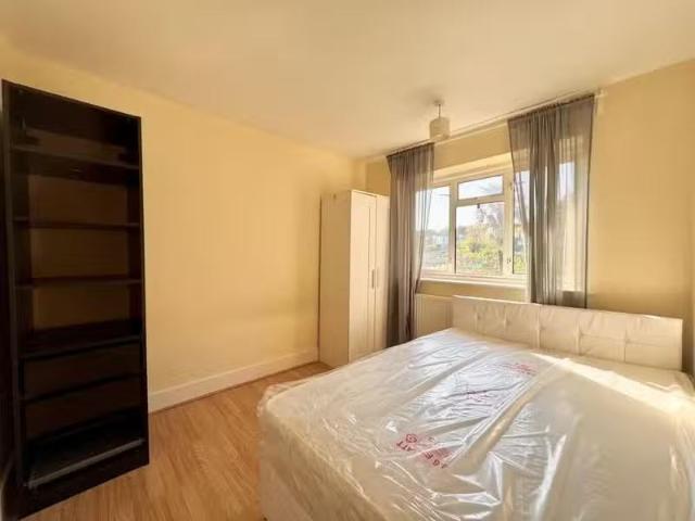 Deal! 3 BA 1 bedroom house share for rent in Beck Lane, BR3