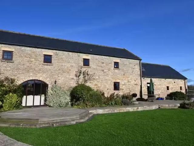 Unique 3 BA 4 bedroom barn conversion for rent in Ingleton, Da.