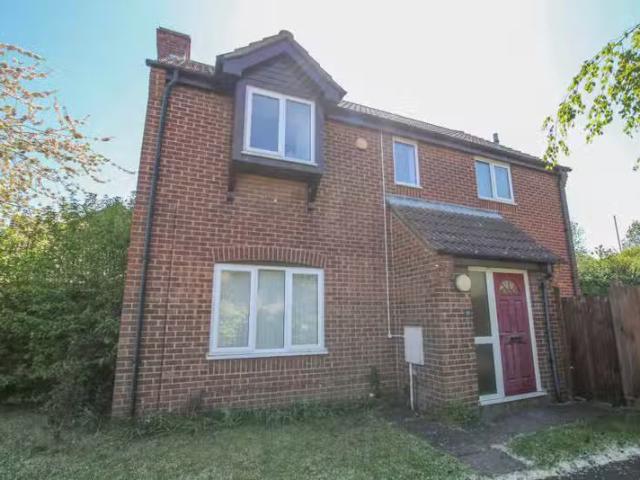 Rental! 3 BA 4 bedroom detached house for rent in Coltsfoot Cl.