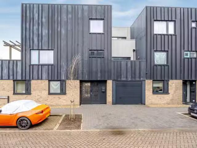 Unique 3 BA 4 bedroom house for rent in Trumpington, Cambridge.