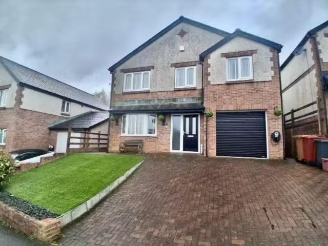 Unique 3 BA 5 bedroom detached house for rent in 25 Sandalwood.