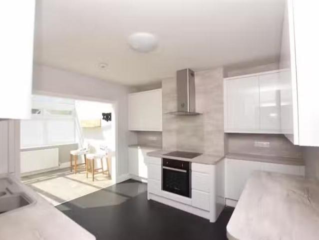 Cozy 3 BA 5 bedroom house for rent in Conygre Road, Filton, BS34