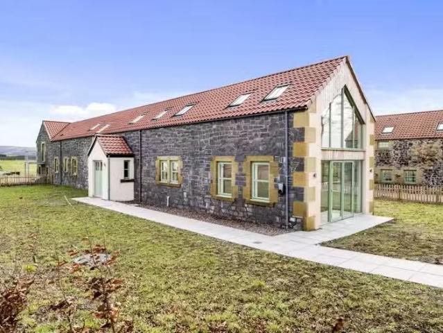 Rental! 3 BA 5 bedroom house for rent in Kingswood, Leadburn.
