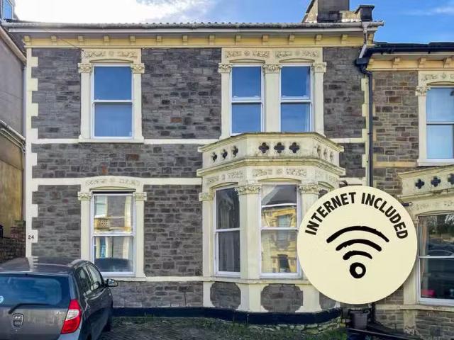 New 3 BA 6 bedroom semi detached house for rent in Sommerville.