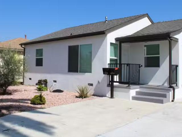 Cozy 3 Bed Home in Long Beach! 2552 San Francisco Ave