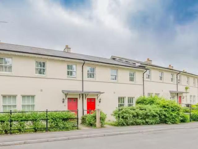 Cheap 3 bedroom terraced house for rent in Kempthorne Lane, Ba.
