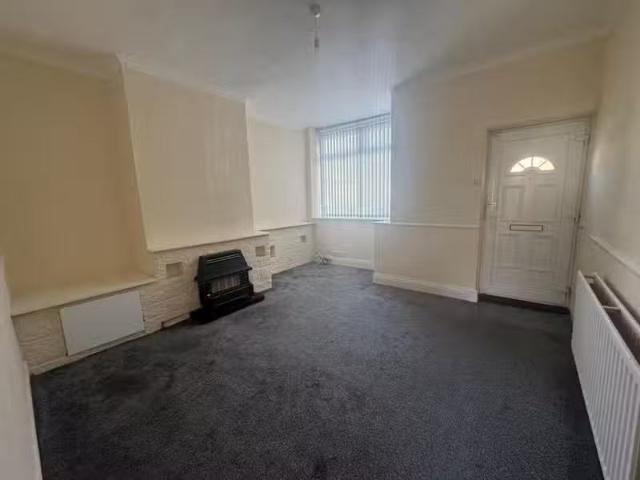 Charming 3 bedroom terraced house for rent in Lilian Street, B.