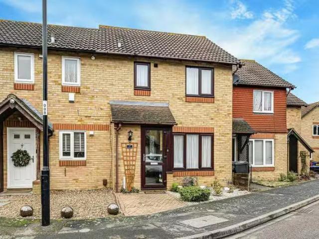 Deal! 3 bedroom terraced house for rent in Lomond Gardens, Sou.