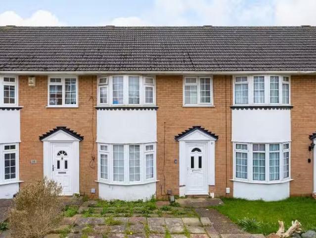 Unique 3 bedroom terraced house for rent in Romany Close, BN41