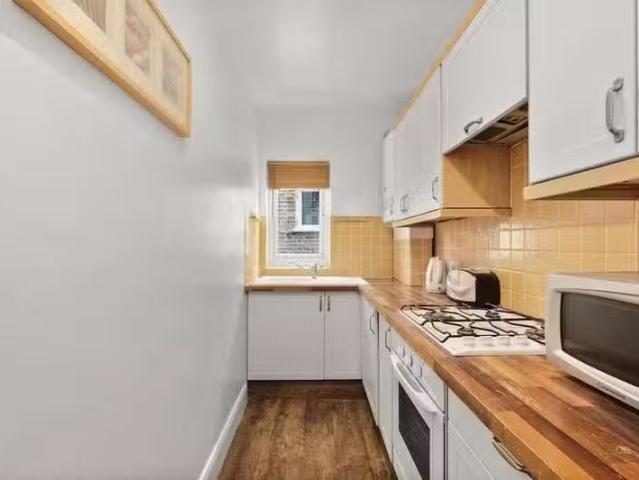 Unique 3 bedroom flat to rent in London, NW2