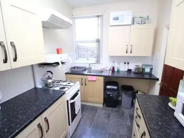 Unique 3 bedroom House to rent, Grayshott Road, Southsea, PO4.