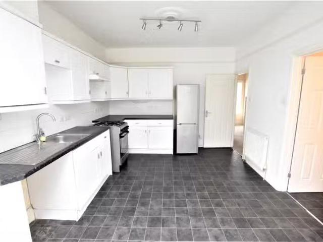 New 3+ bedroom house to rent in Parkside Avenue, Romford, RM1
