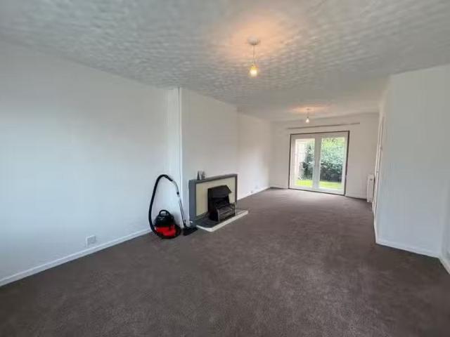 Cozy 3 bedroom house for rent in Bell Lane, Kitts Green, BIRMI.