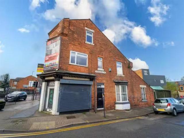 Deal! 3 bedroom house for rent in Pershore Road, Stirchley, Bi.