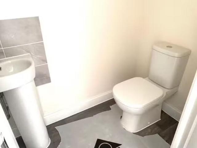 For Rent! 3 bedroom semi detached house for rent in Peppercorn.