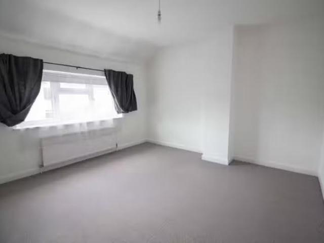 Cozy 3 bedroom semi detached house for rent in St Aldhelms Clo.