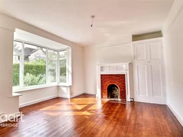 Nice 3 bedroom semi detached house for rent in Stretten Avenue.