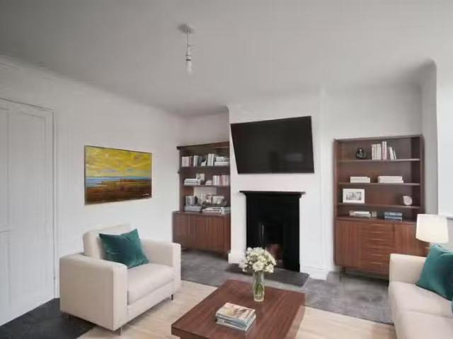 Charming 3 bedroom semi detached house for rent in Wallscourt.