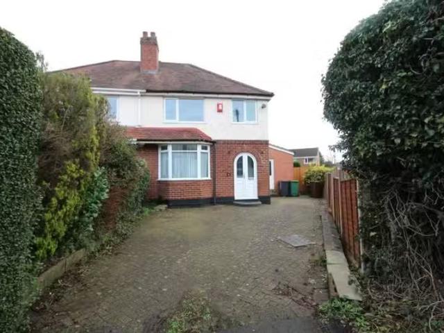 For Rent! 3 bedroom semi detached house for rent in Woodrow La.