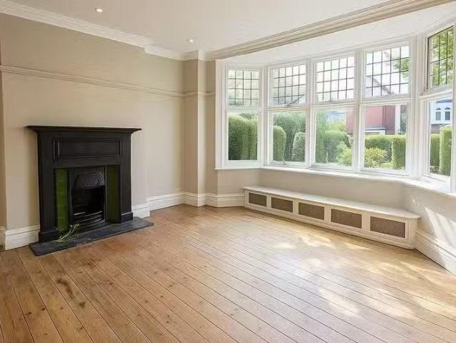Rental! 3 bedroom semi detached house to rent in Portsdown Ave.