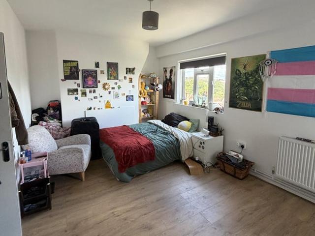Cozy 3 bedrooms flat available in July! 16Traf