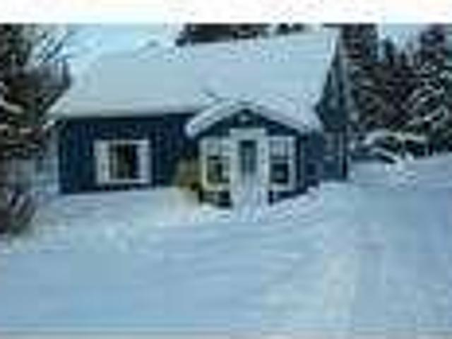 Cozy 3 bedrooms house with garage in Bruce Crossing
