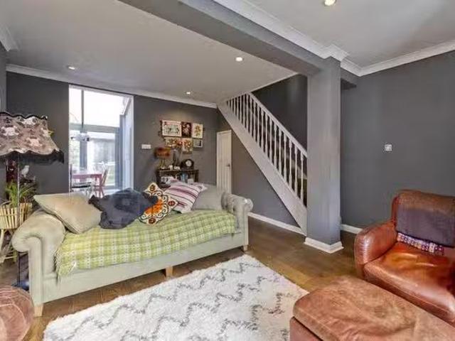 Deal! 3 BR Ariel Way