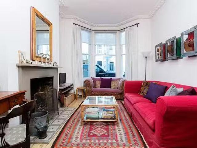 Just in! 3 BR Hurlingham Road