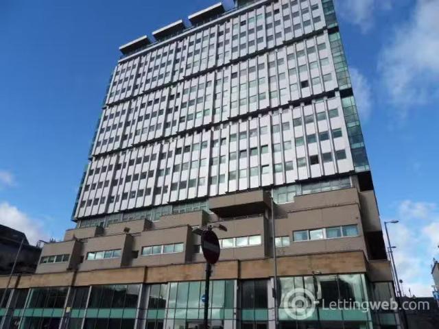 Cheap 3 BR Property to rent in Bothwell Street, City Centre, G.