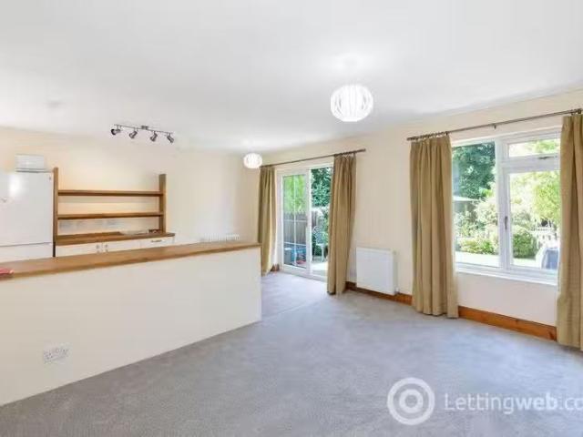 Cheap 3 BR Property to rent in Carrick Knowe Drive, Edinburgh.