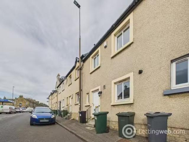 For Rent! 3 BR Property to rent in Drum Street, Gilmerton, Edi.