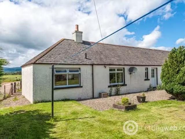 Cozy 3 BR Property to rent in Drumforber Cottages, Laurencekir.