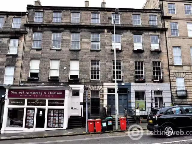 Cozy 3 BR Property to rent in Dundas Street, Central, Edinburg.