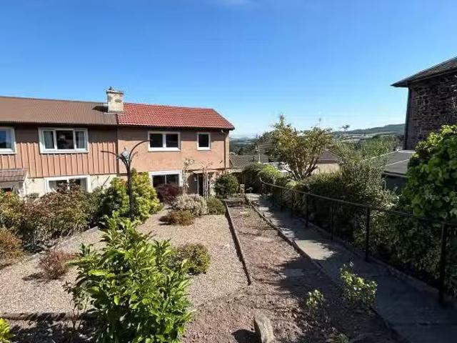 Charming 3 BR Property to rent in Glenartney Terrace, Craigie.
