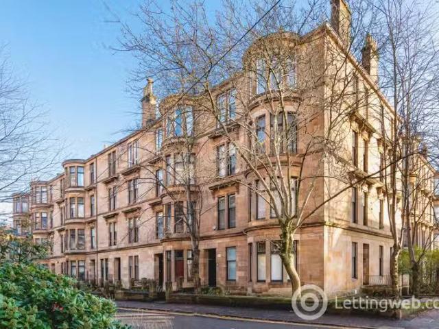Cheap 3 BR Property to rent in Hillhead Street, Hillhead, Glas.