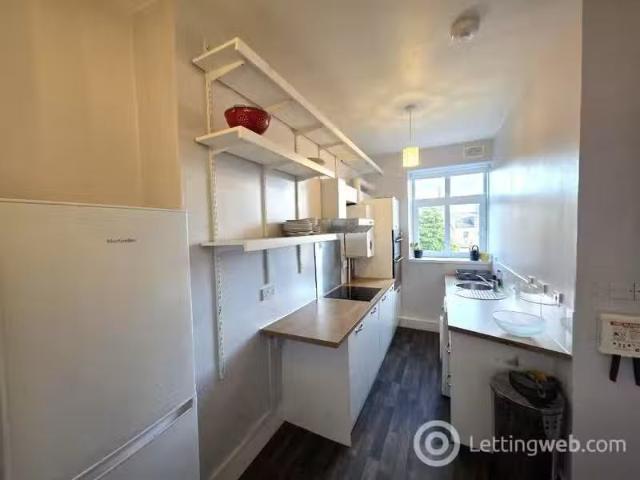 Cozy 3 BR Property to rent in Holburn Street, Holburn, Aberdee.