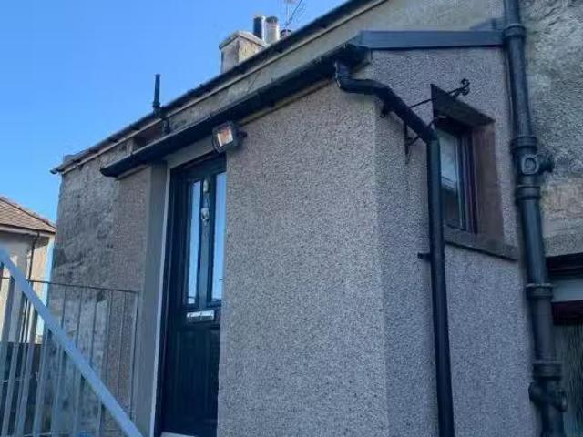 Cozy 3 BR Property to rent in Main Street, Newburgh, Aberdeens.