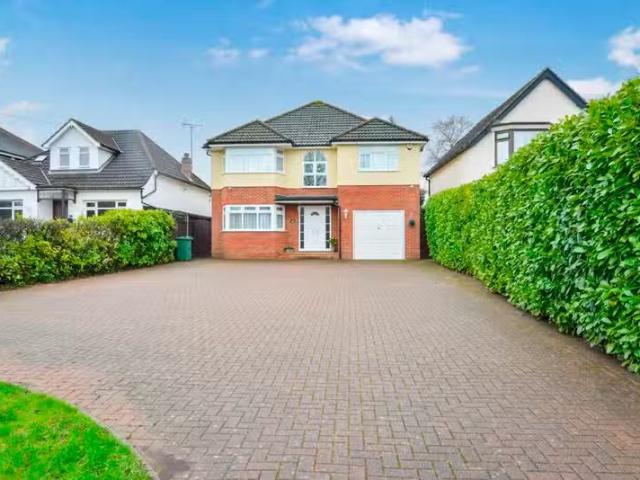 Nice 4 BA 4 bedroom detached house for rent in Chelmsford Road.