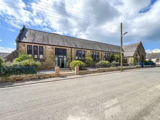 Cozy 4 BA 4 bedroom end of terrace house for rent in Plot 1, O.